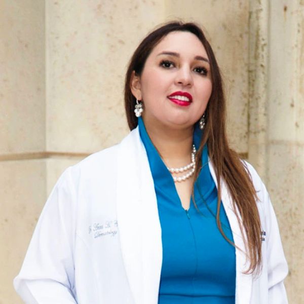 BIO: Dr. Anna Chacon - Online Dermatologist